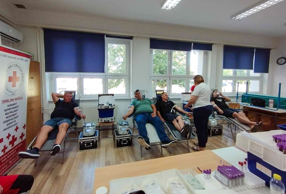Veliki odaziv dobrovoljnih darivatelja krvi na jučerašnjim akcijama - TV Nasice.com